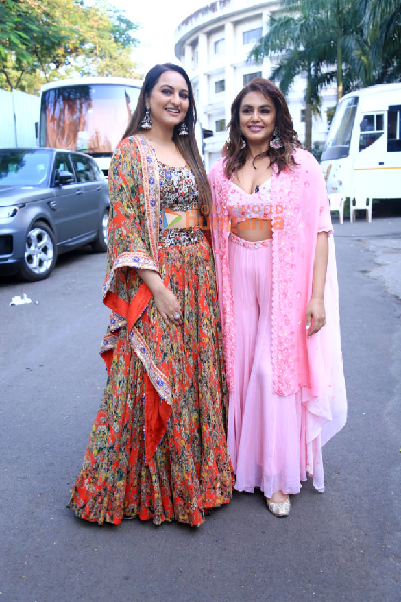 Photos Sonakshi Sinha And Huma Qureshi Snapped Promoting Double Xl On