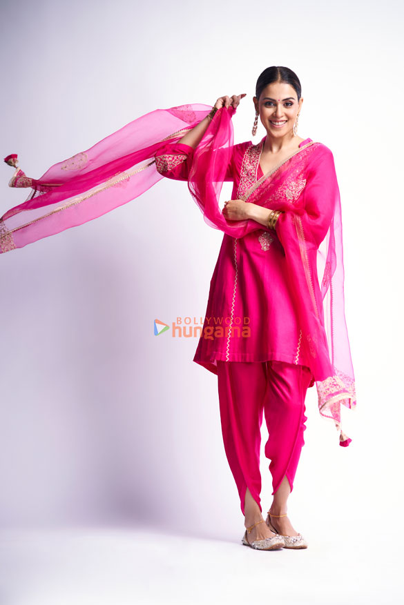 Genelia Dsouza Photos Images Hd Wallpapers Genelia Dsouza Hd Images Photos Bollywood Hungama