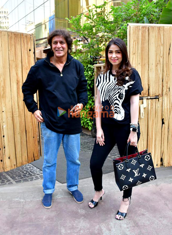 Photos Chunky Pandey and Bhavna Pandey spotted at Linking Road in Khar (2) | Chunky Pandey ...