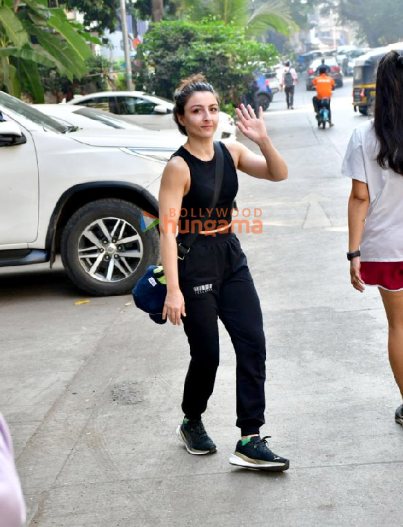Photos: Soha Ali Khan spotted in Bandra | Parties & Events - Bollywood ...