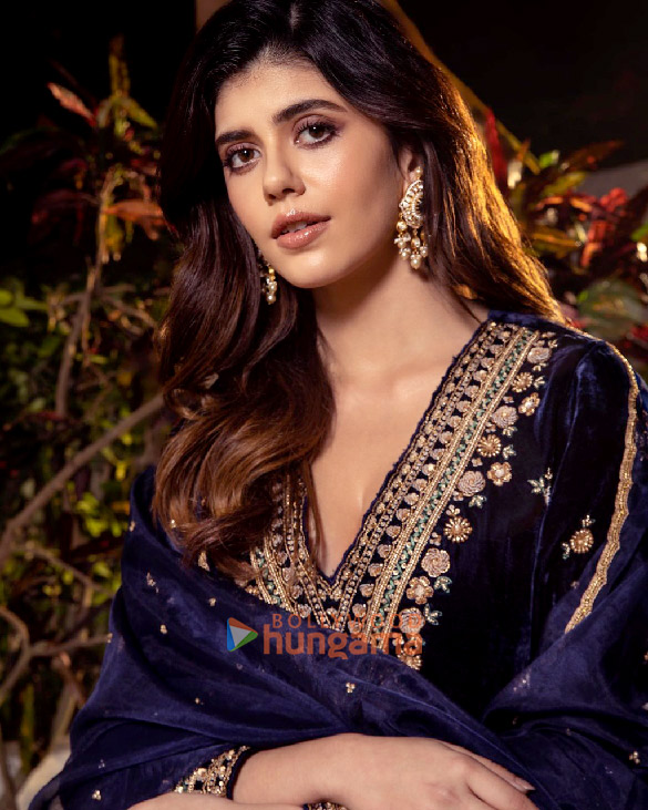 Sanjana Sanghi Photos, Images, HD Wallpapers, Sanjana Sanghi HD Images ...