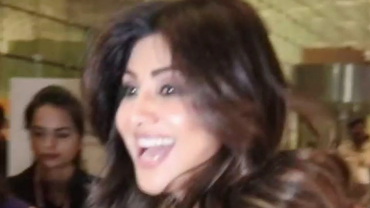 Shilpa Shetty gets snapped at the airport with daughter Samisha ...