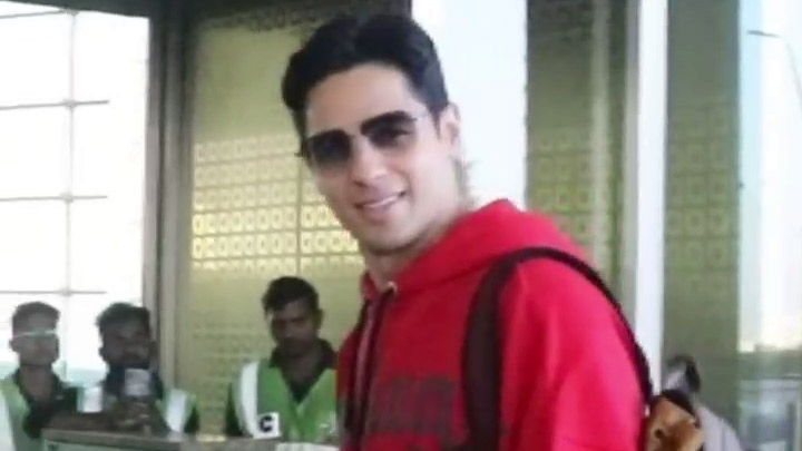 Sidharth Malhotra & Kiara Advani smile for paps at the airport ...