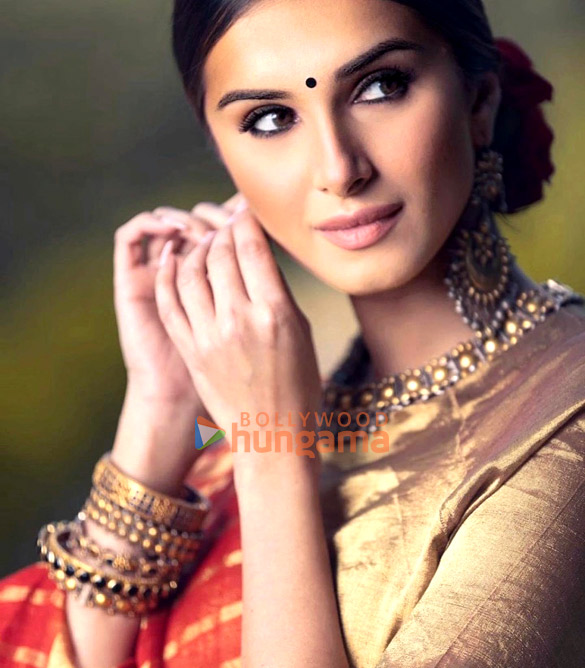 Tara Sutaria Photos, Images, HD Wallpapers, Tara Sutaria HD Images ...