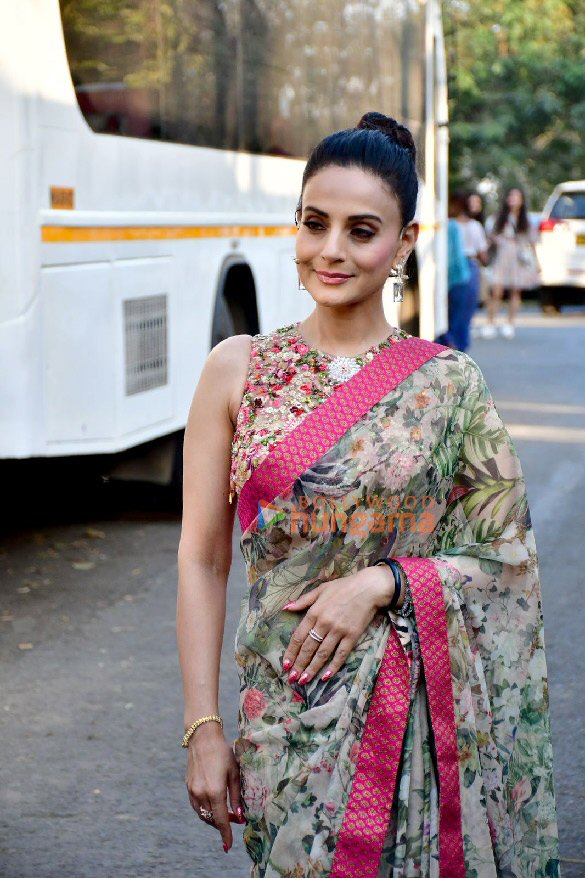 Photos Sunny Deol and Ameesha Patel snapped promoting Gadar 2 on the sets of Bigg Boss 16 (4 ...