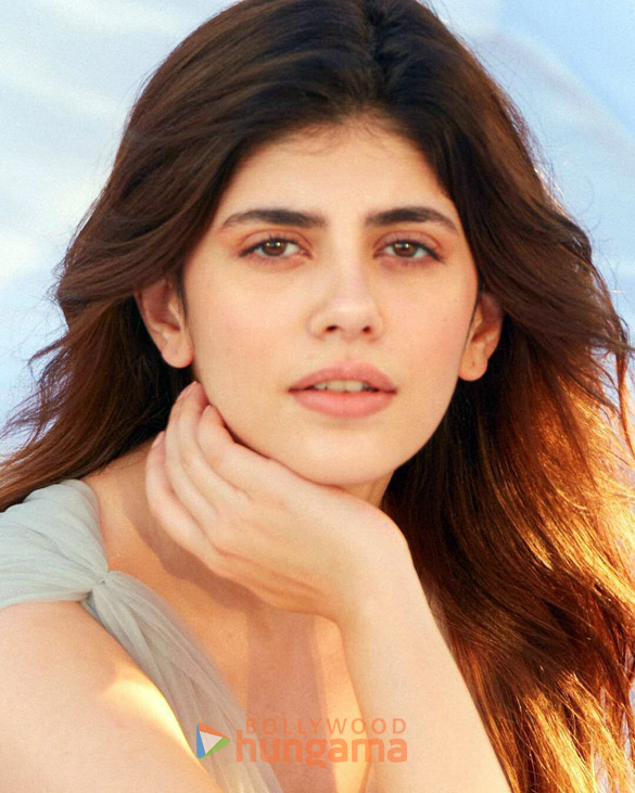 Sanjana Sanghi Photos, Images, HD Wallpapers, Sanjana Sanghi HD Images ...
