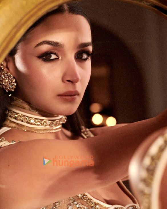 Alia Bhatt Photos Images Hd Wallpapers Alia Bhatt Hd Images Photos Bollywood Hungama
