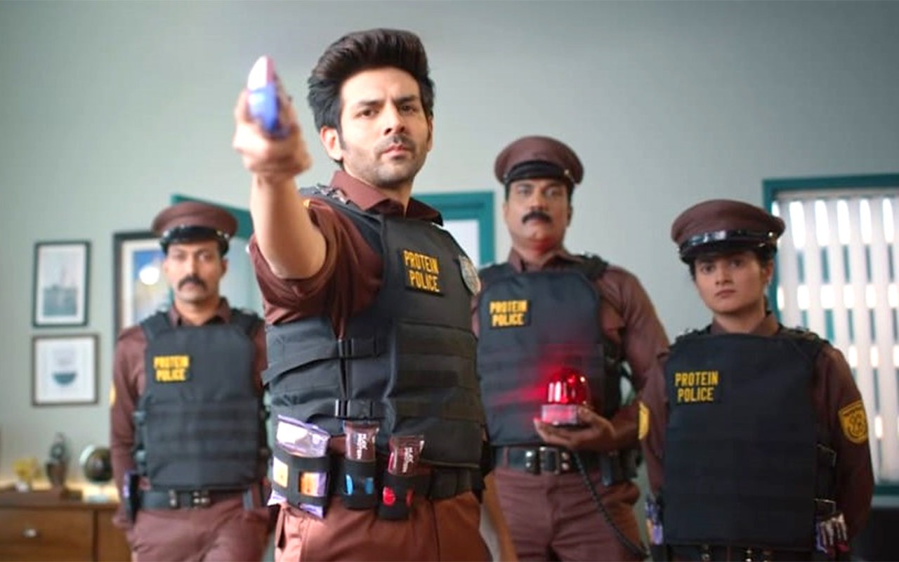 Kartik Aaryan features in the ‘Protein Police’ commercial for Max ...
