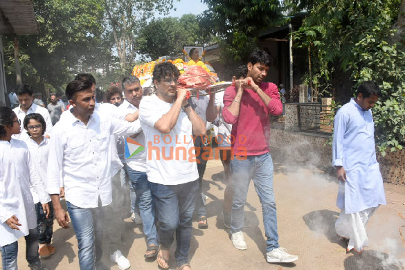 Photos Celebs attend Mukesh Chhabra’s mother funeral (3) | Mukesh ...
