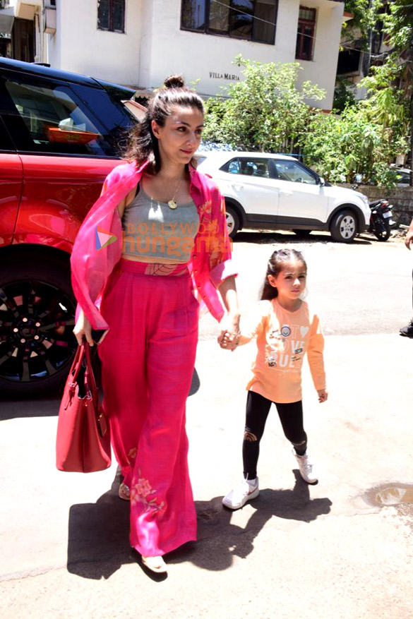 Photos Kritika Kamra, Soha Ali Khan and Gaurav Kapur snapped at Mizu in ...