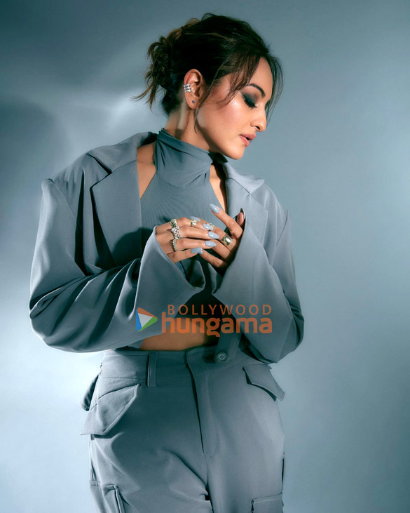Sonakshi Sinha Photos, Images, HD Wallpapers, Sonakshi Sinha HD Images ...