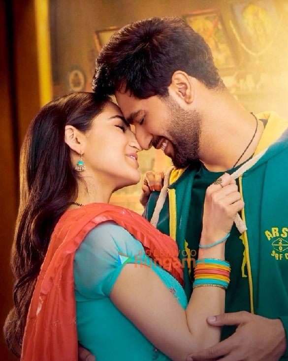 Zara Hatke Zara Bachke Movie Stills - Bollywood Hungama Zara Hatke Zara Bachke Movie Stills - Bollywood Hungama
