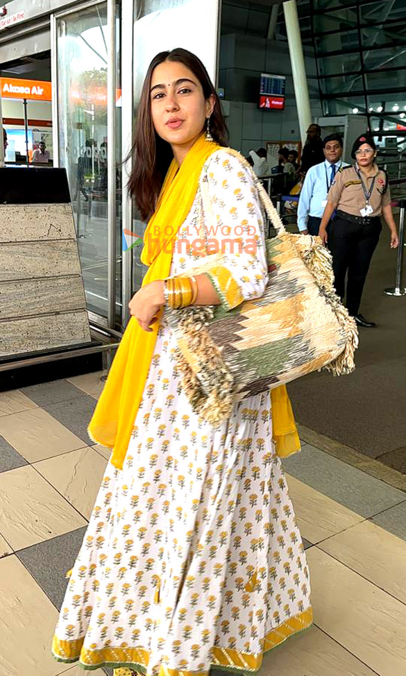 Photos Sara Ali Khan and Malaika Arora snapped at the airport (1 ...