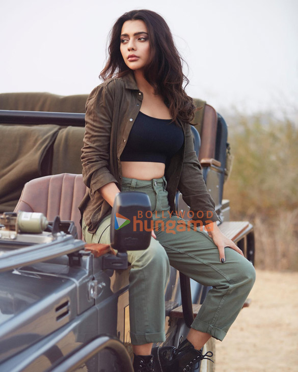 Ruhi Singh Photos, Images, HD Wallpapers, Ruhi Singh HD Images, Photos ...