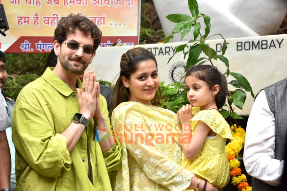 Photos Legendary singer Mukesh’s family pay tribute to him on his 100th ...