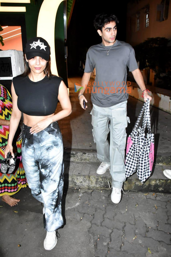 Photos: Malaika Arora and Arhaan Khan snapped in Bandra | Parties & Events - Bollywood Hungama