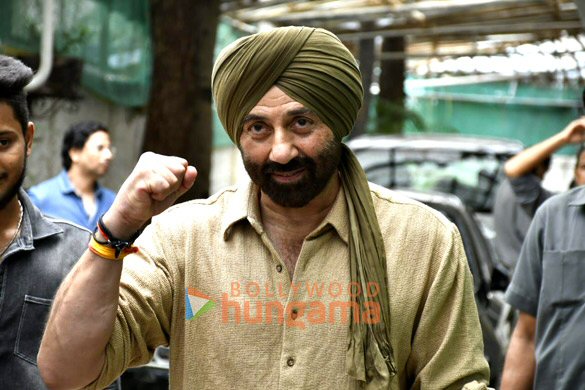 Photos Sunny Deol snapped with his fans at Sunny Super Sound (5 ...