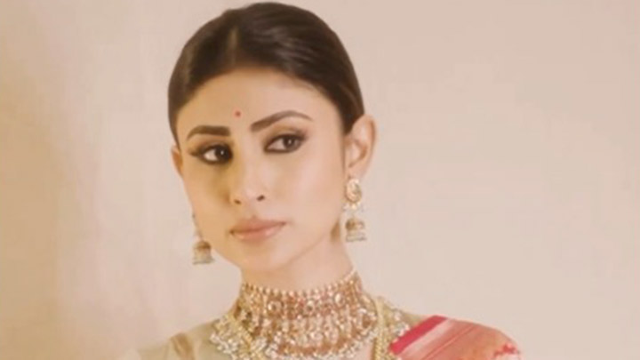 Mouni Roy killing it with her dreamy eyes and gorgeous saree ...