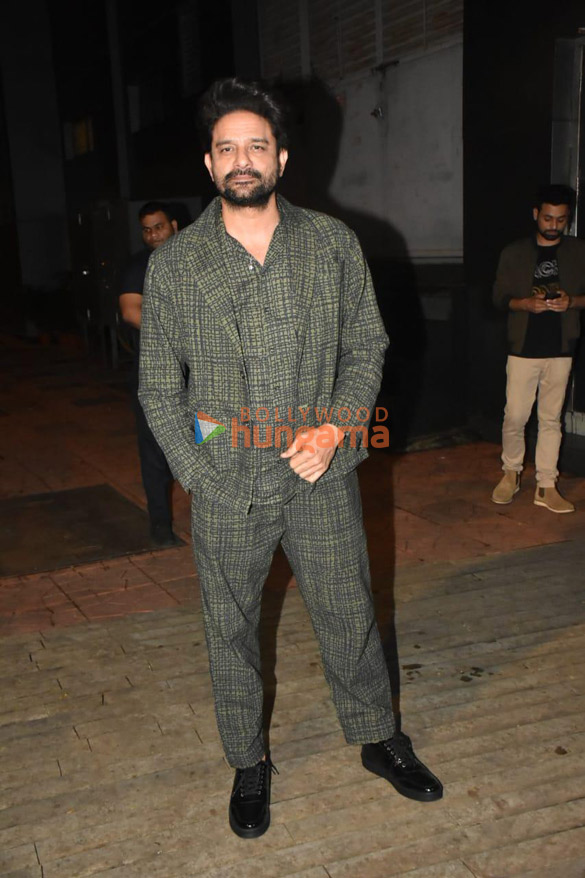 Photos Kareena Kapoor Khan, Vijay Varma and Jaideep Ahlawat snapped at ... Photos Kareena Kapoor Khan, Vijay Varma and Jaideep Ahlawat snapped at ...