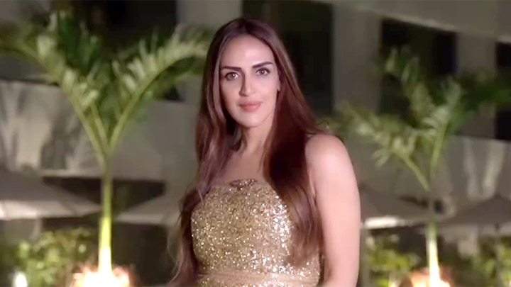 Glitter Goddess! Esha Deol stuns in a golden shimmery outfit ...