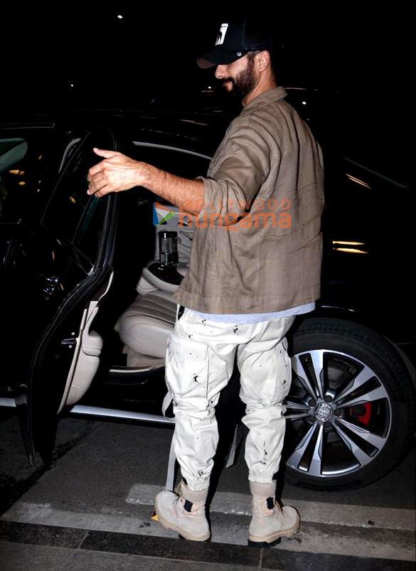 Photos Ravi Teja, Ram Charan Virat Kohli snapped at the airport (1 ...