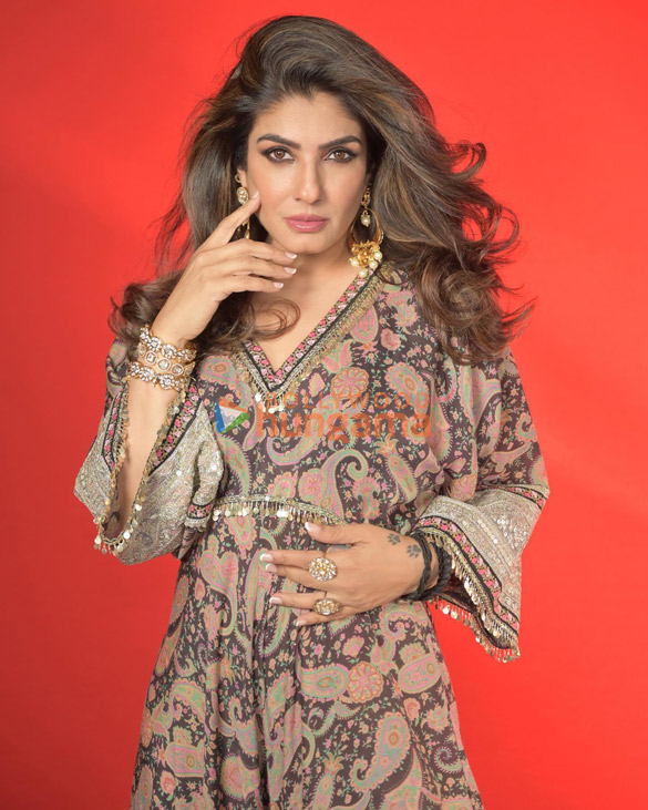 Raveena Tandon Photos, Images, HD Wallpapers, Raveena Tandon HD Images ...