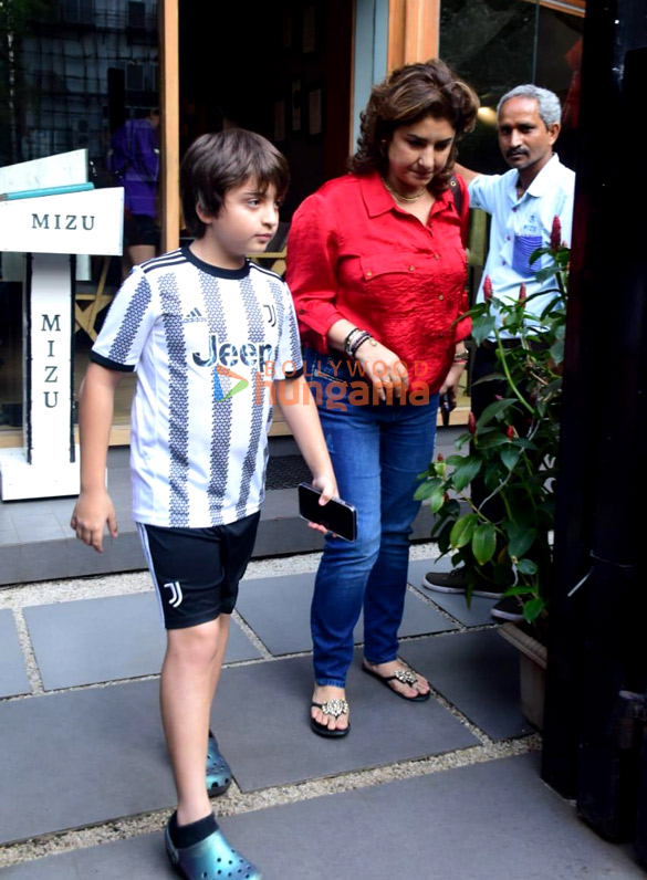 Photos AbRam Khan snapped in Bandra (2) | AbRam Khan Images - Bollywood Hungama