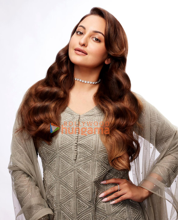 Sonakshi Sinha Photos, Images, HD Wallpapers, Sonakshi Sinha HD Images ...