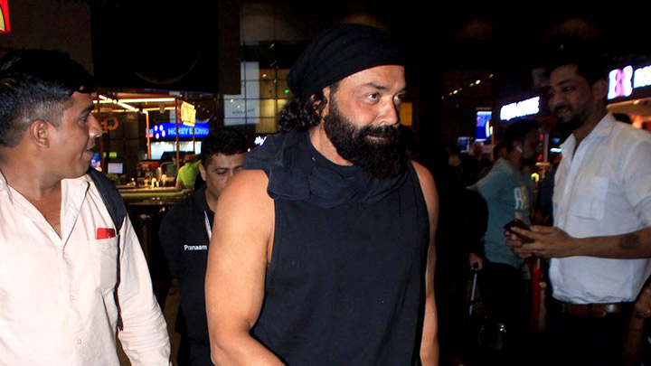 And the Lord Bobby fever continues! Bobby Deol's airport look ...