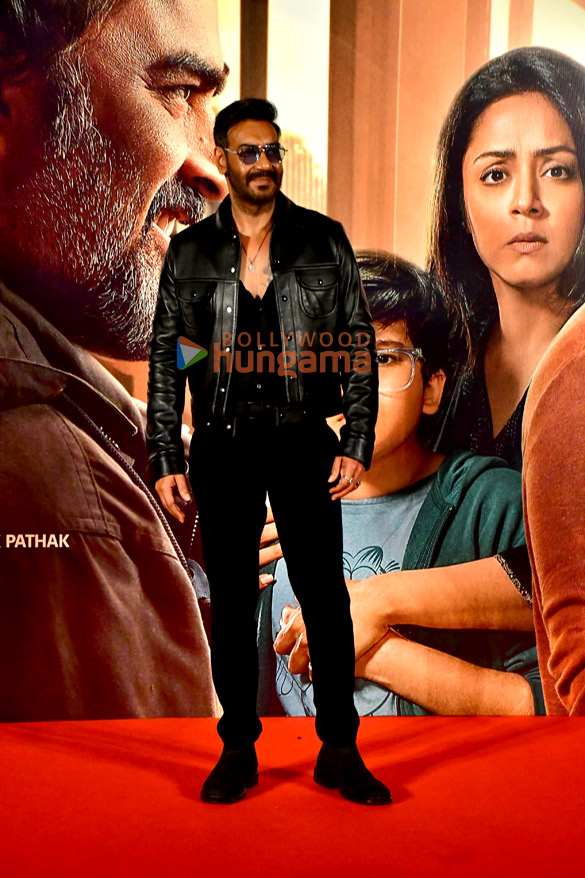 Photos Ajay Devgn, R Madhavan, Jyotika and others snapped at Shaitaan ... Photos Ajay Devgn, R Madhavan, Jyotika and others snapped at Shaitaan ...