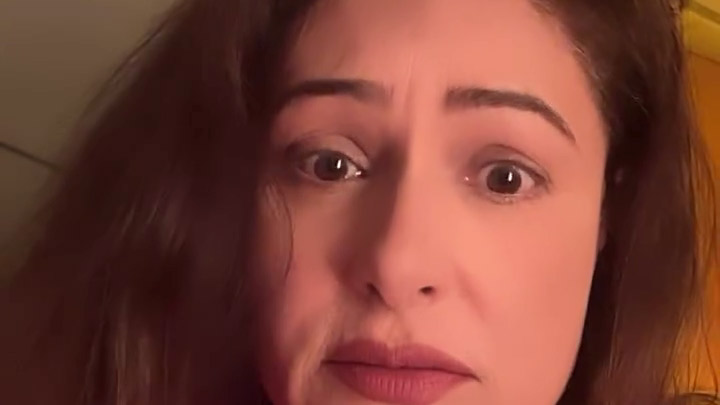 Can you solve it Ayesha Jhulka shoots out a tricky question! - Bollywood Hungama