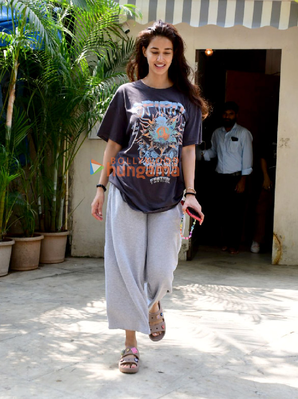 Photos Disha Patani spotted at a dance class in Santacruz (4) | Disha ...