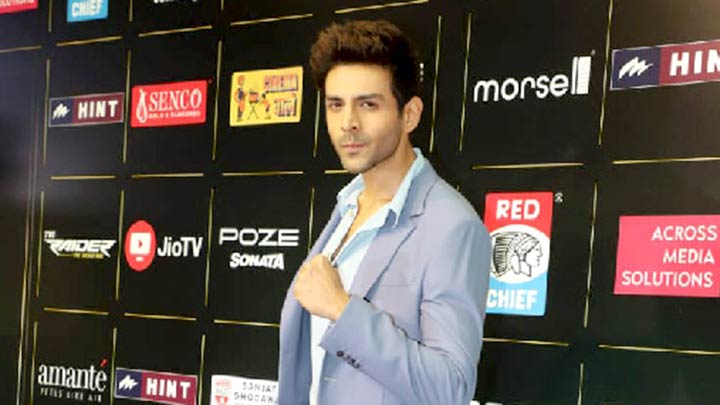 BH Style Icons 2024 Awards: Kartik Aaryan looks sharp in suit as he ...
