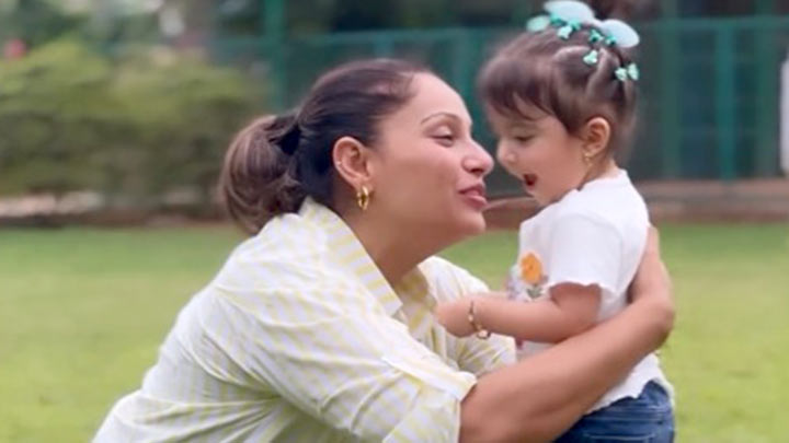 Bipasha Basu's playtime with the cutest baby Devi - Bollywood Hungama