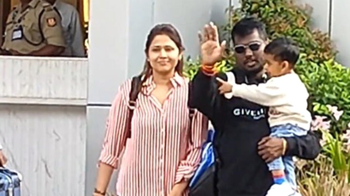 'Jawan' director Atlee poses with his adorable family at the airport ...