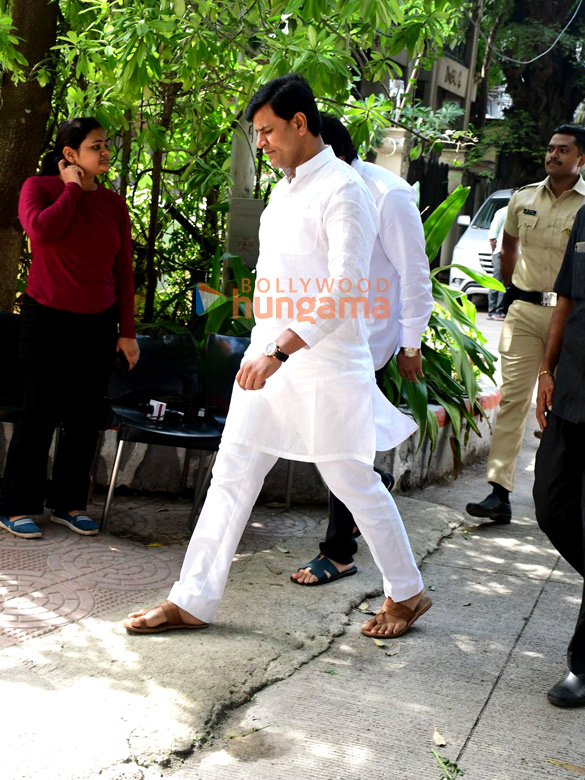 Photos Salman Khan, Sonu Sood and others snapped at Amol Kale’s house (8) | Ravi Rana Images ...