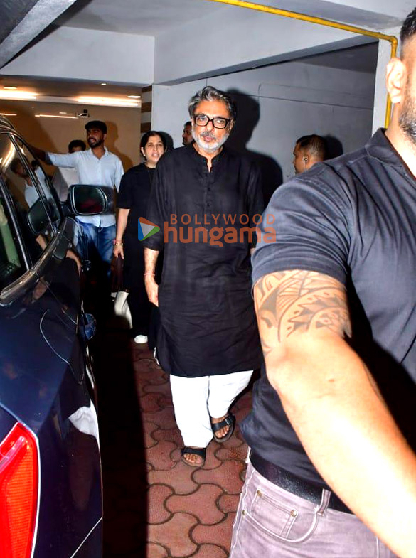 Photos Celebs arrive at Farah Khan’s house to pay last respects to ...