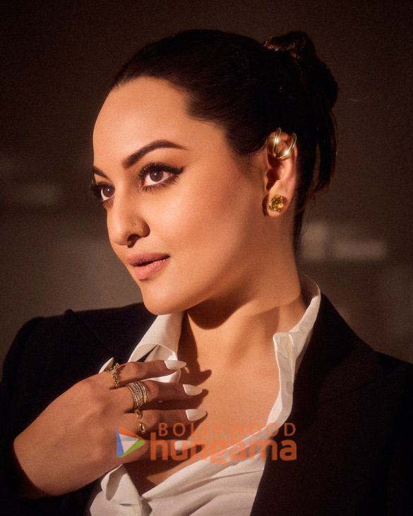 Sonakshi Sinha Photos, Images, HD Wallpapers, Sonakshi Sinha HD Images ...