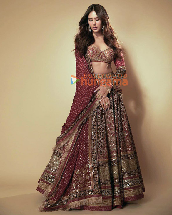 Sonam Bajwa Photos, Images, HD Wallpapers, Sonam Bajwa HD Images ...