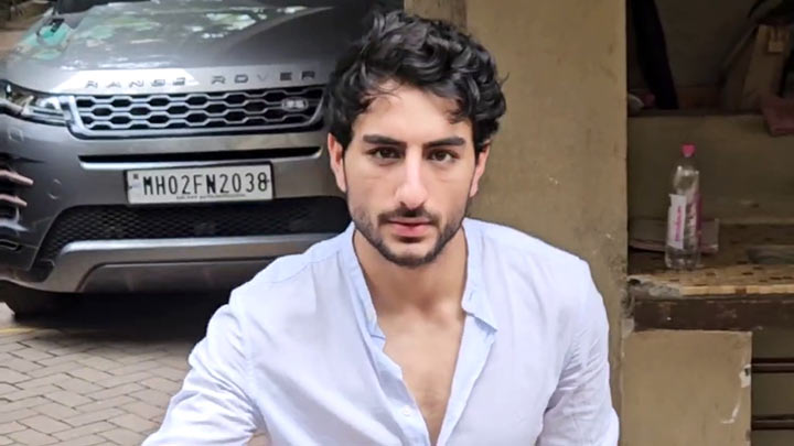 Dapper as always! Ibrahim Ali Khan gets clicked by paps - Bollywood Hungama