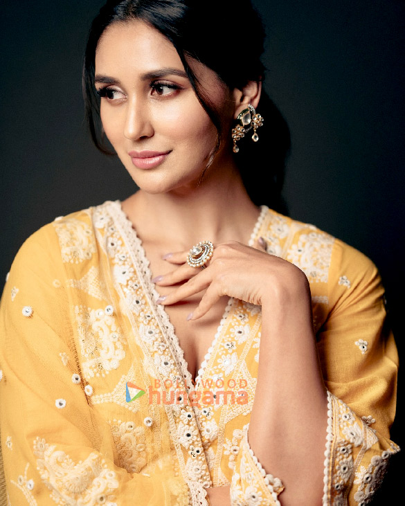 Nikita Dutta Photos, Images, HD Wallpapers, Nikita Dutta HD Images ...