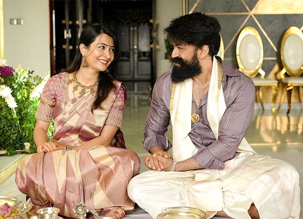 Yash shares photos with wife Radhika Pandit as they celebrate Varalaxmi ...