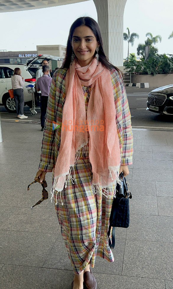 Photos Tamannaah Bhatia, Sonam kapoor Ahuja and others snapped at the ...