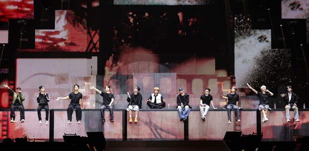 SEVENTEEN enthrall Chicago as they kick off US leg of Right Here world ...