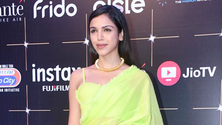 Shriya Pilgaonkar's lai bhari saree look at Bollywood Hungama's OTT ...