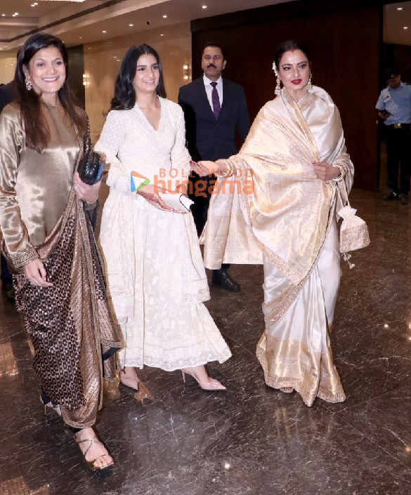 Photos Rekha snapped at the Aditya Vikram Birla Puraskars 2024 at NSCI ...