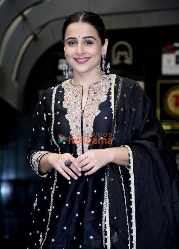 Photos: Vidya Balan spotted at RKF office for Bhool Bhulaiyaa 3 success ...