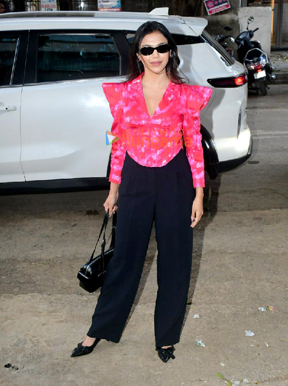 Photos Manoj Bajpayee, Manisha Koirala, Kritika Kamra and others snapped outside Gigi restaurant ...