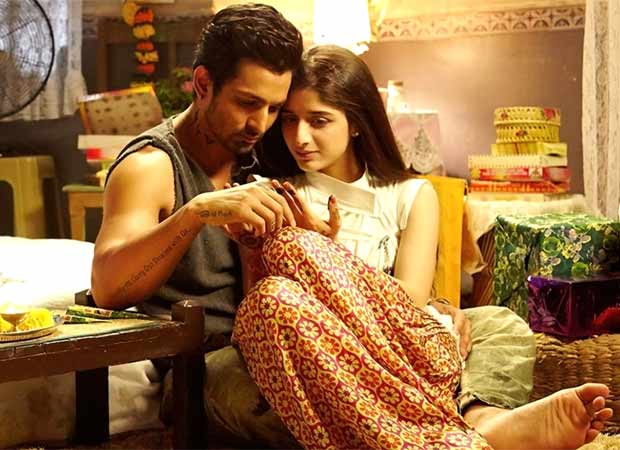 SHOCKING: Madness in Ratlam as fans storm theatre expecting Sanam Teri Kasam 2, only to realize ...