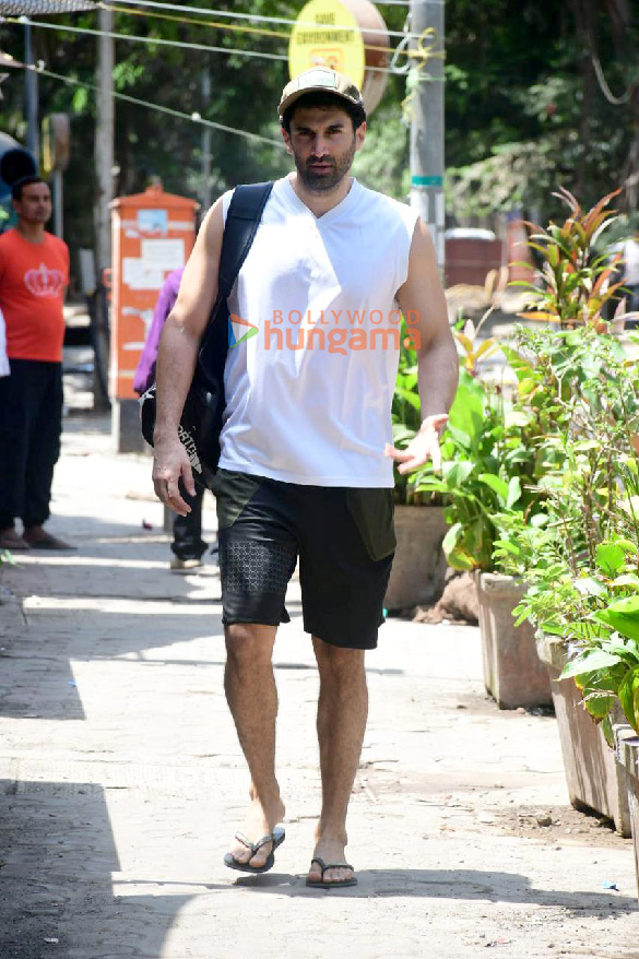 Photos: Aditya Roy Kapur snapped outside a gym in Bandra | Parties ...